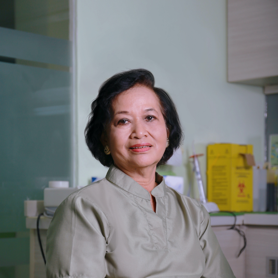 drg. Siti Adiningrum, DDS, FICD, FiADH - Family Dentistry